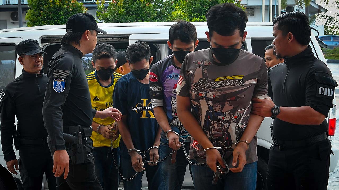 Tiga anggota Along Jep didakwa rompak, sembunyi kenderaan curi ...